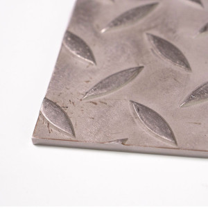 Plaque inox antidérapant sur-mesure - Tôle larmée inox